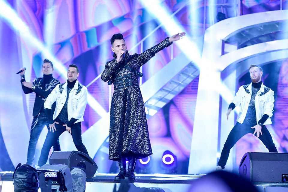 Zaskakująca stylizacja wokalisty disco polo! To będzie hit 2020 roku ...